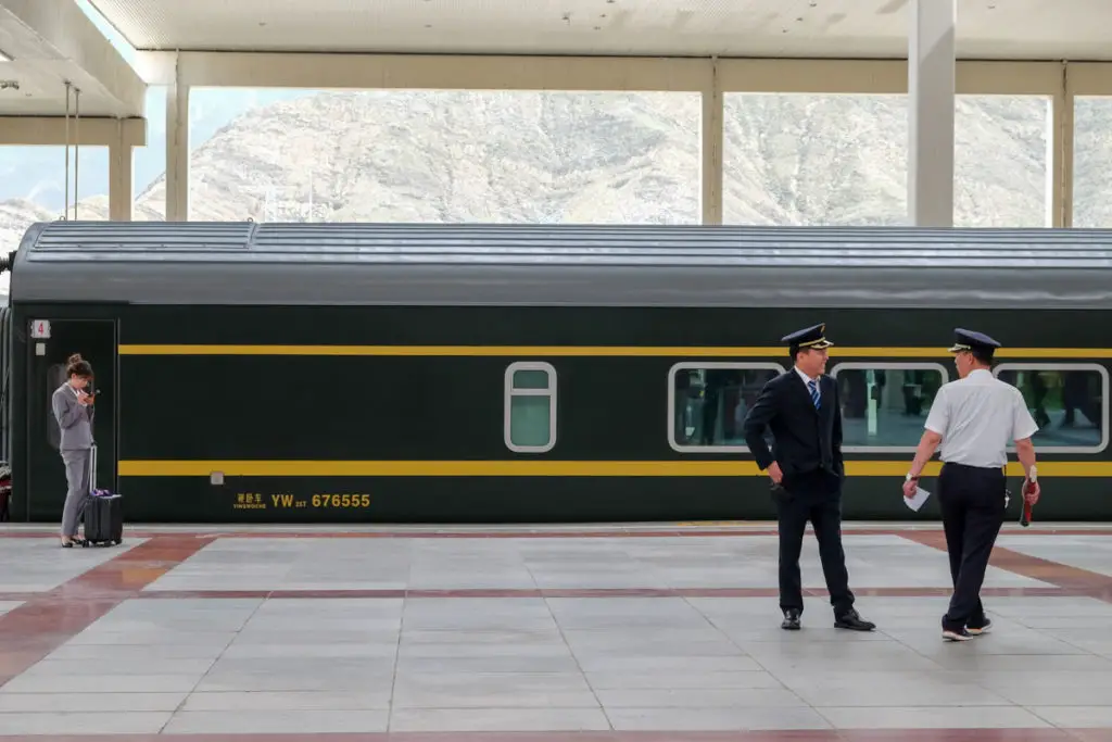 How to Travel on the Xining to Lhasa Train to Tibet - Monkey Rock World